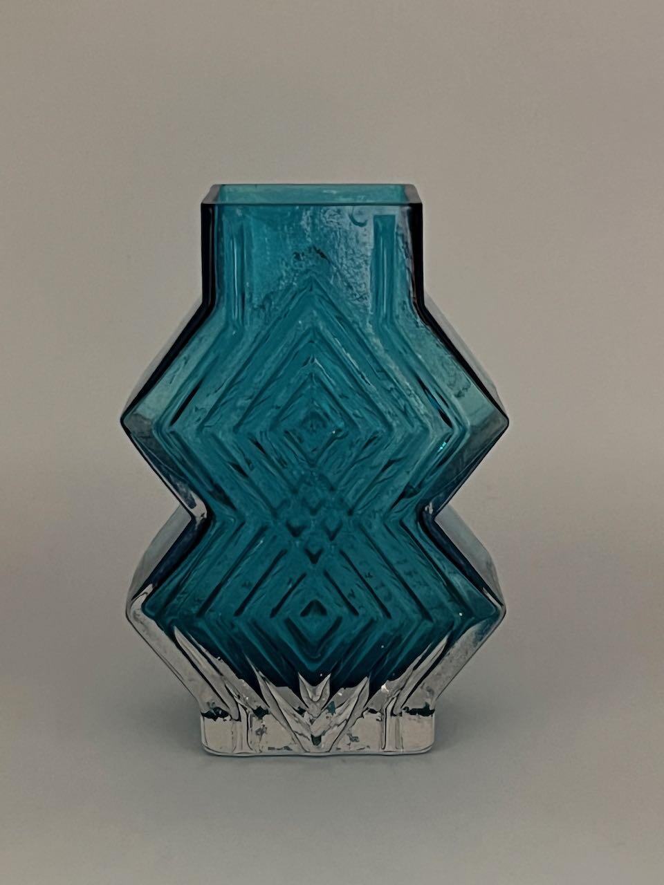 Finer things in Life - Whitefriars glass dealer